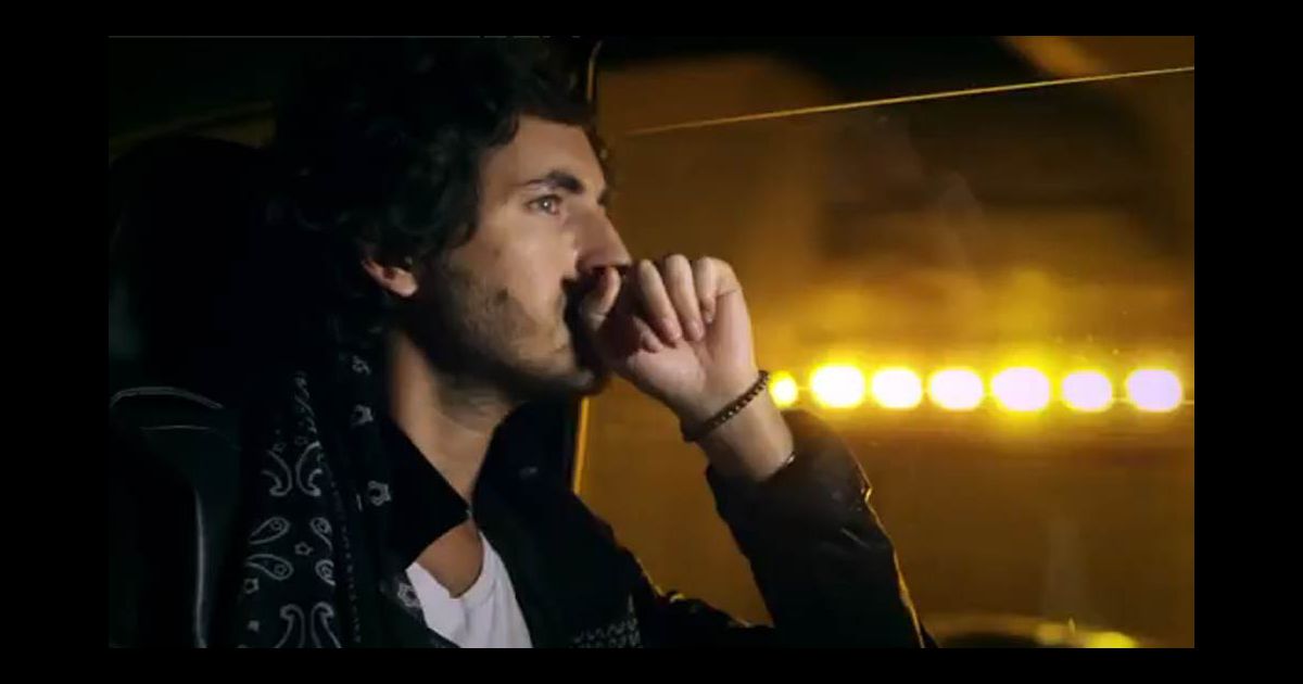 Mickaël Miro part, les souvenirs restent. Image du clip de Laisse moi m ...