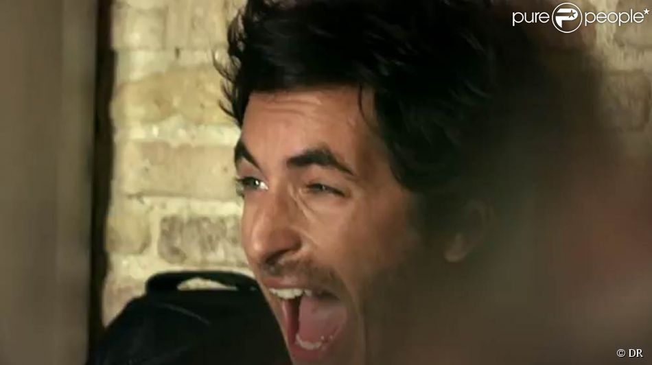 Mickaël Miro dans le clip de Laisse moi m'en aller, troisième extrait ...