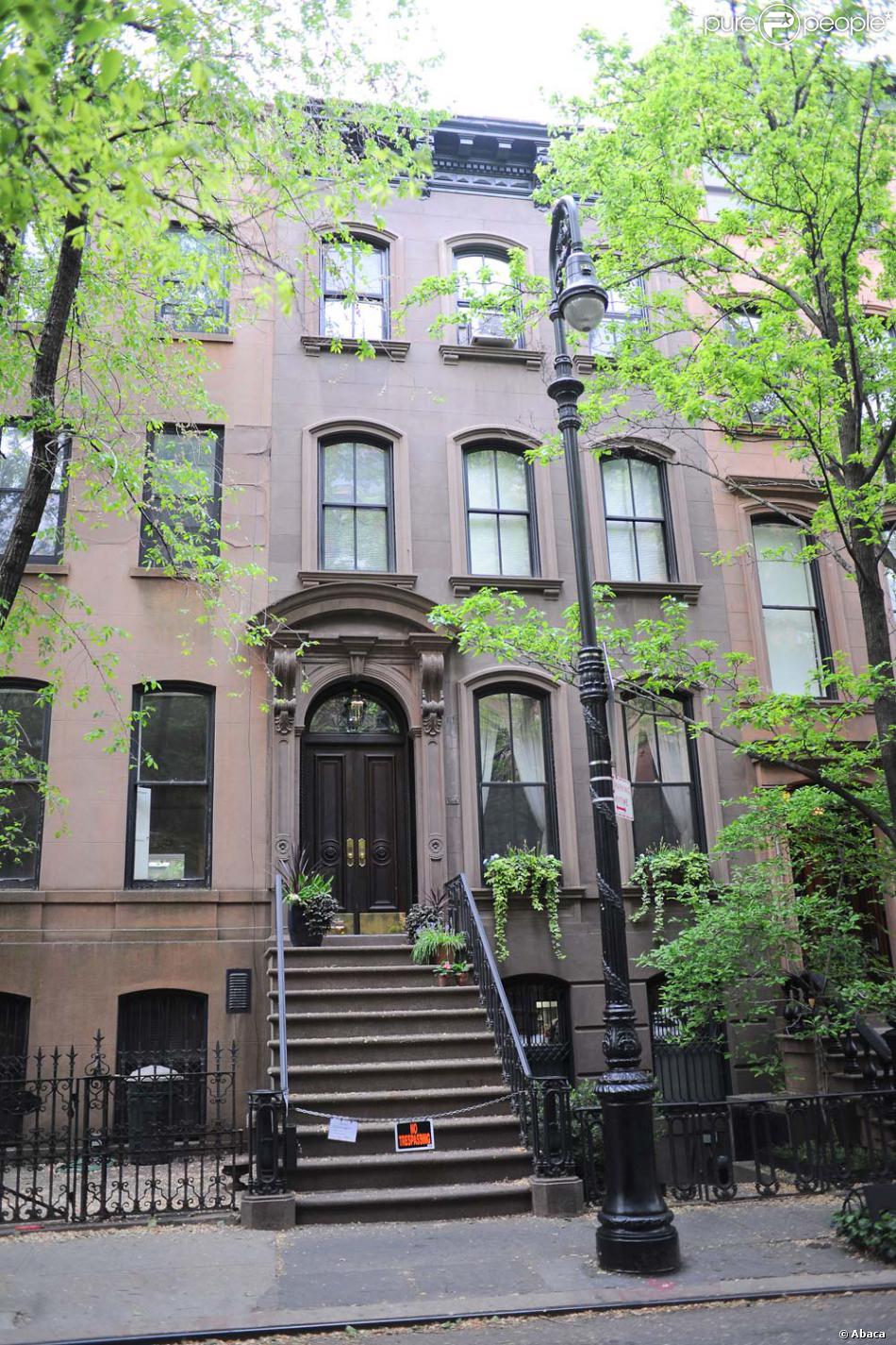 Le célèbre perron du 64 Perry Street à New York où était sensé se ...