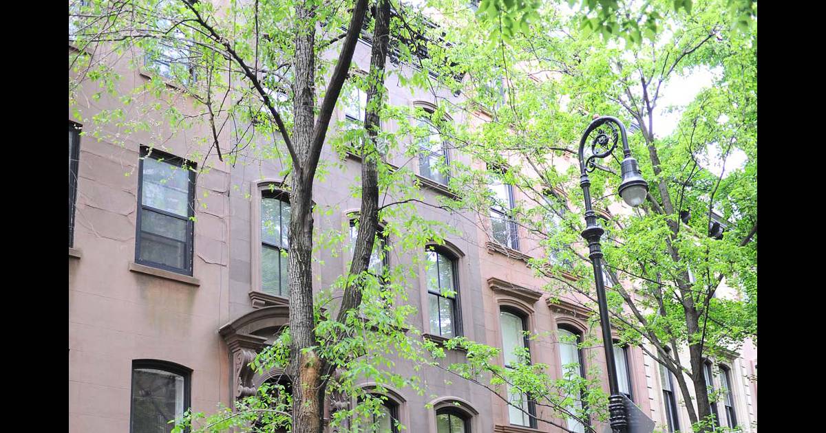 Le célèbre perron du 64 Perry Street à New York où était sensé se ...