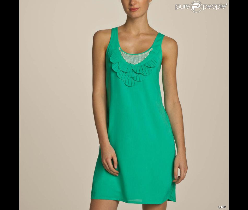 Robe courte vert émeraude, 59 euros. A shopper ici. - Purepeople
