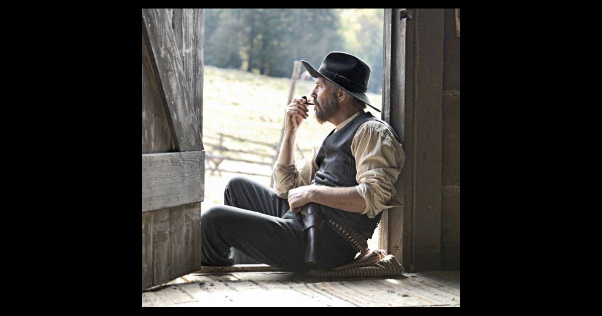 Kevin Costner revient au western dans Hatfields & McCoys. - Purepeople