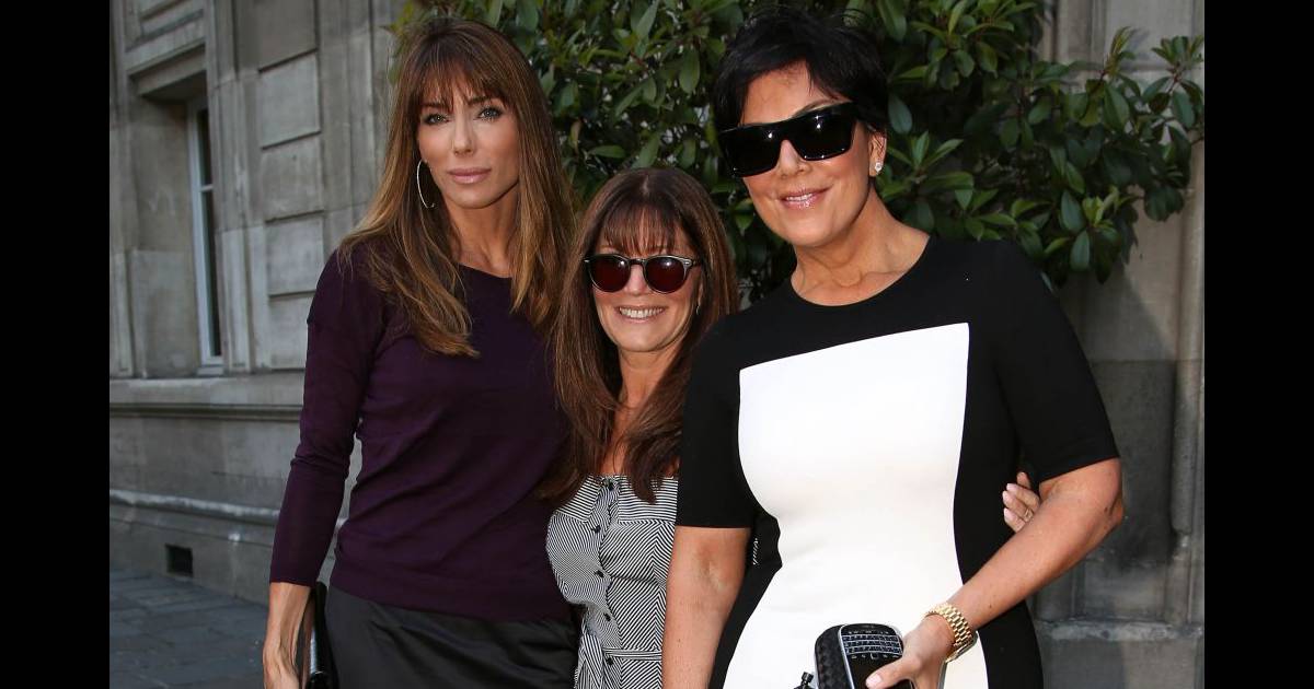 Jennifer Flavin et Kris Jenner à Paris le 10 août 2012 - Purepeople