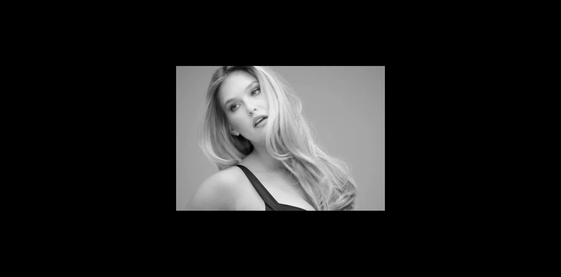Bar Refaeli Légérie De Passionata Shabille De Lingerie Et Joue Les