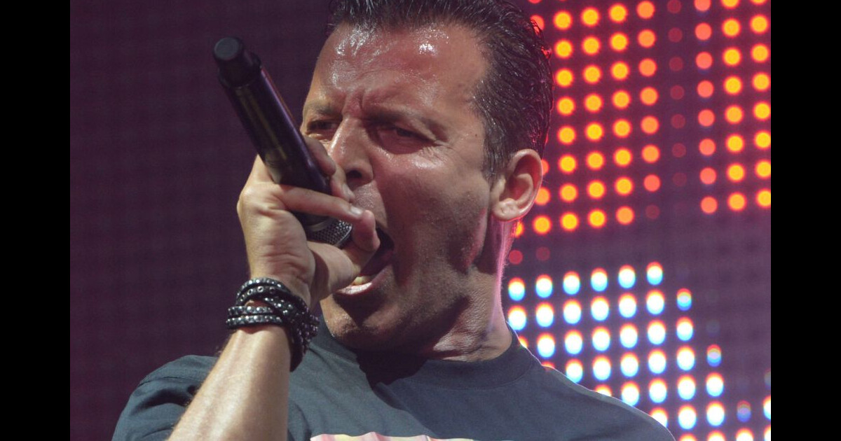 Jean-Roch : Son public c'est sa vie, la musique l'a sauvé ! - Purepeople