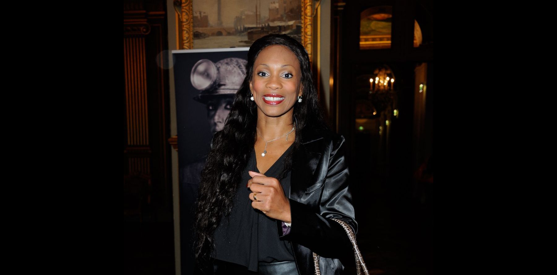 Laura Flessel : Souriant mannequin d'un soir au milieu des athlètes ...