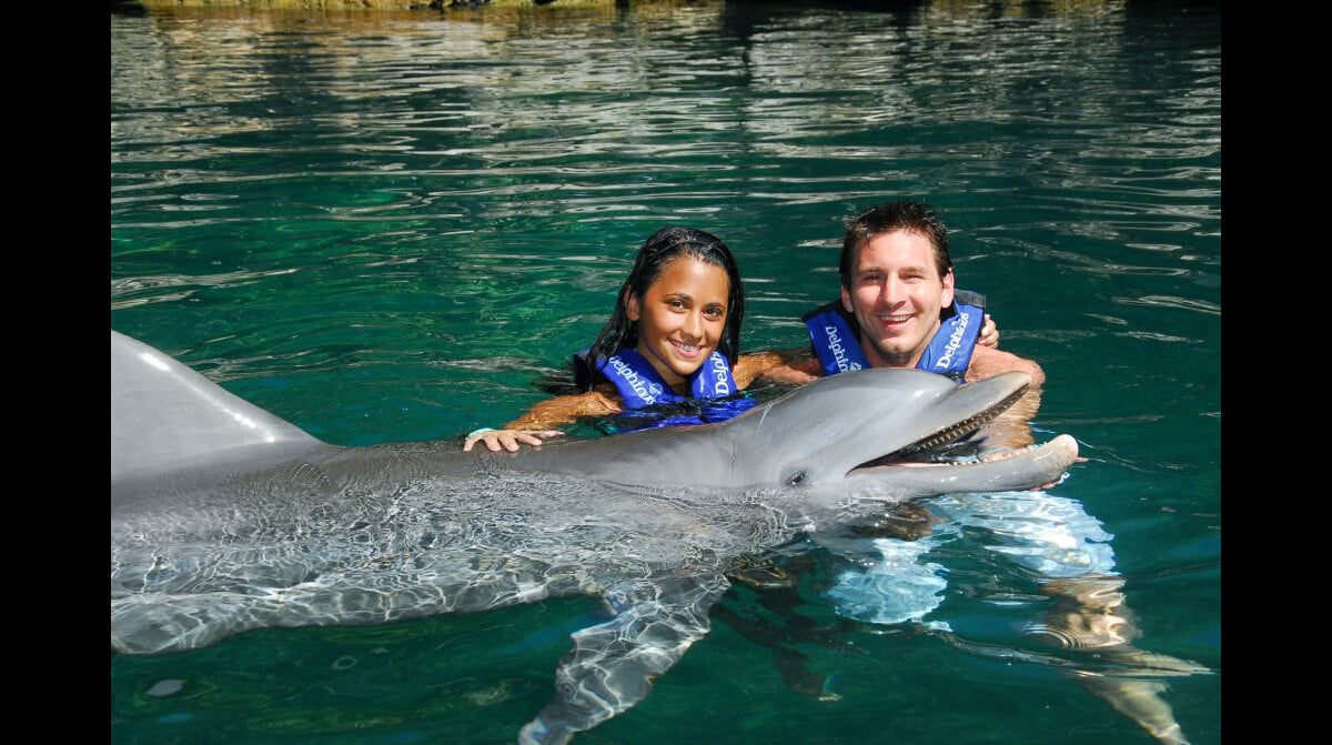 Photo : Lionel Messi et sa compagne Antonella Roccuzzo sont parents d ...