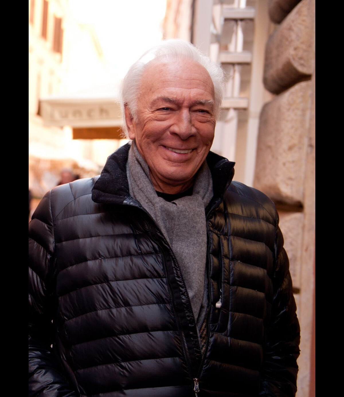 Photo : Christopher Plummer arrive sur le tournage d'Elsa & Fred à la ...