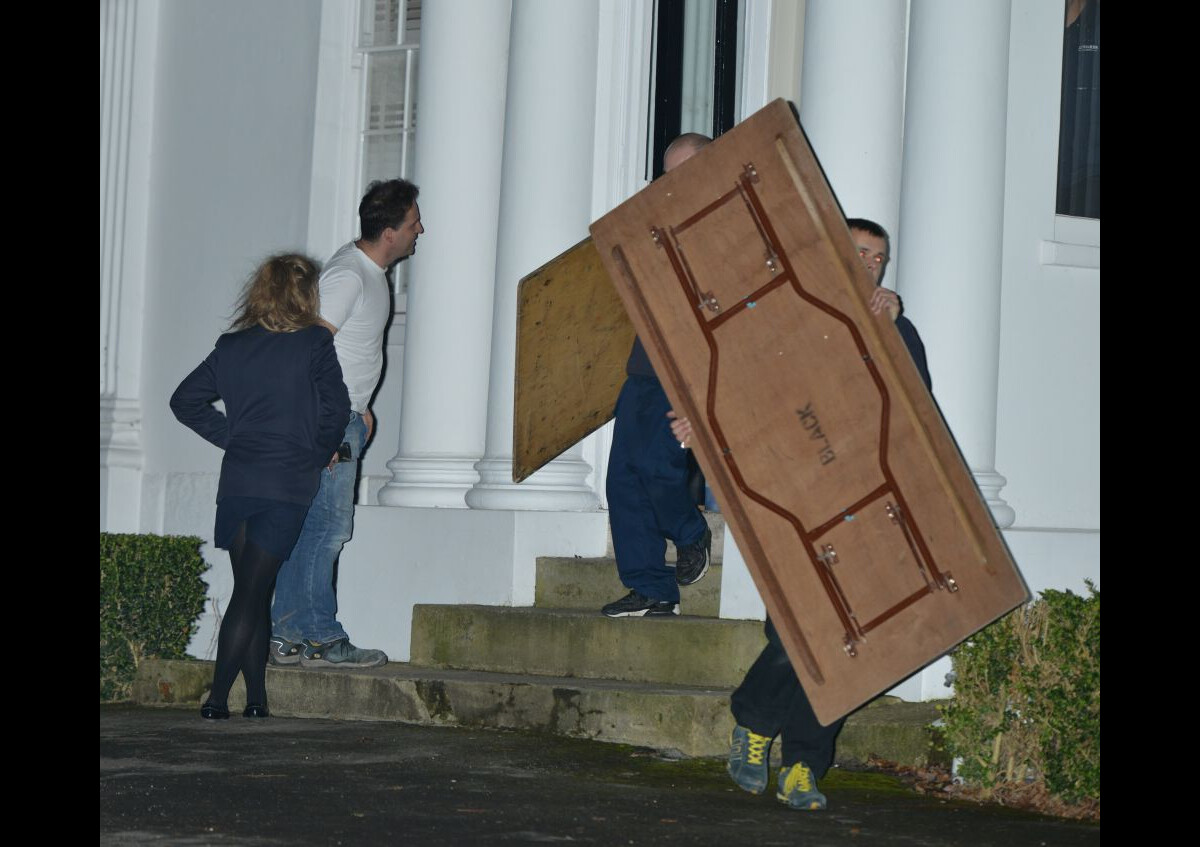 Photo : Des amis de Zara Phillips étaient également venus prêter main ...