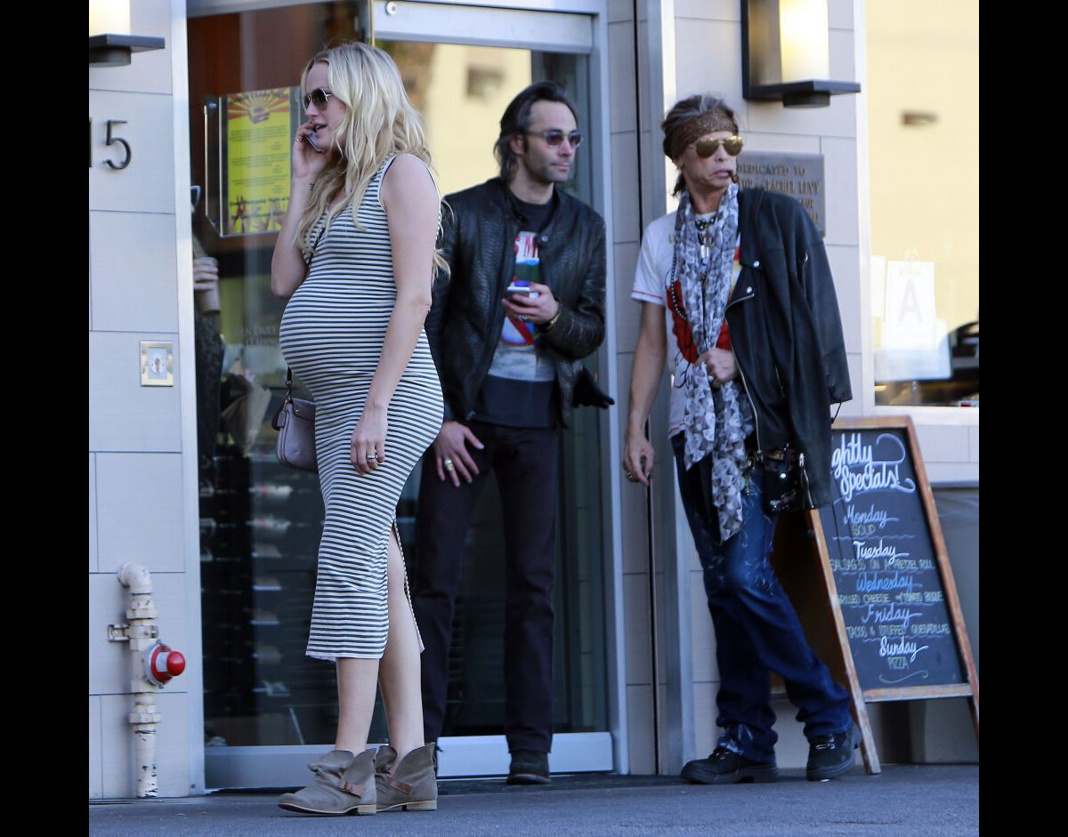 Photo : Exclu - Malin Akerman, enceinte, est passée devant Steven Tyler ...