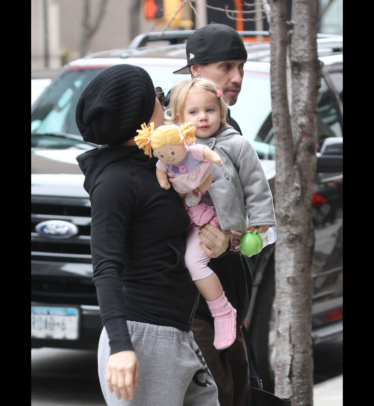 Photo : Pink dans les rues de New York avec son mari Carey Hart et leur ...