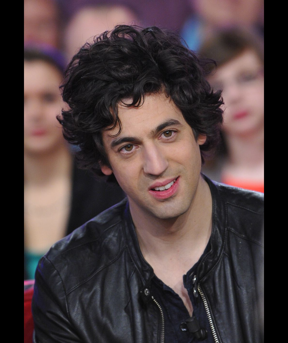 Photo : Max Boublil à l'enregistrement de l'émission Vivement Dimanche ...