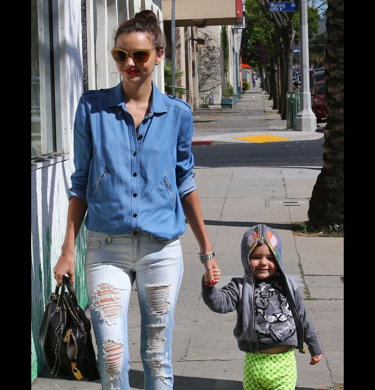 Photo : Miranda Kerr profite d'une belle journée ensoleillée avec son ...