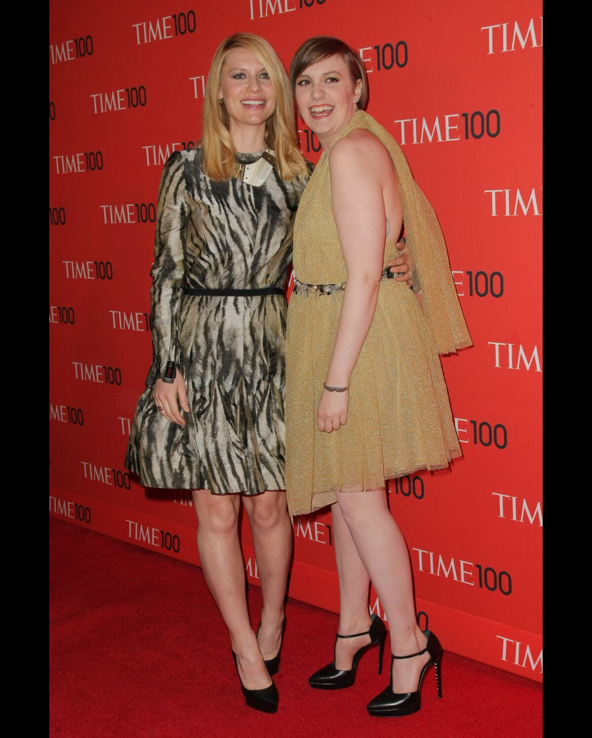 Photo : Claire Danes et Lena Dunham sur le tapis rouge du gala organisé ...