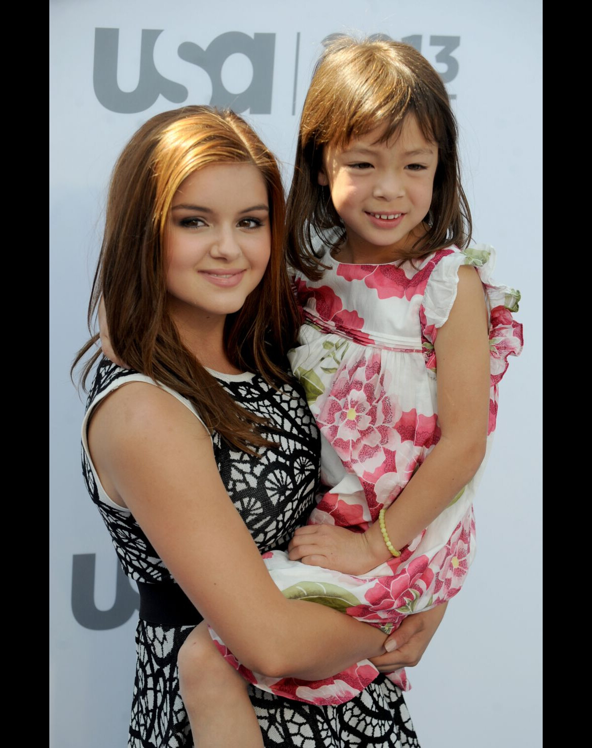Photo : Aubrey Anderson-Emmons et Ariel Winter prennent la pose chez ...
