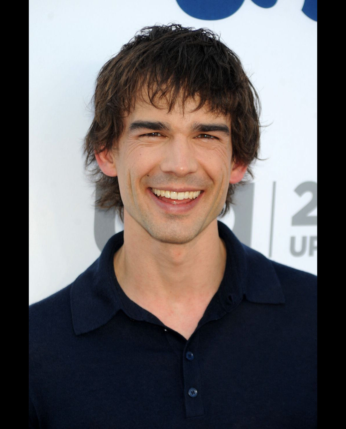 Photo : Chris Gorham prend la pose chez Pier 36 à New York, pour la ...