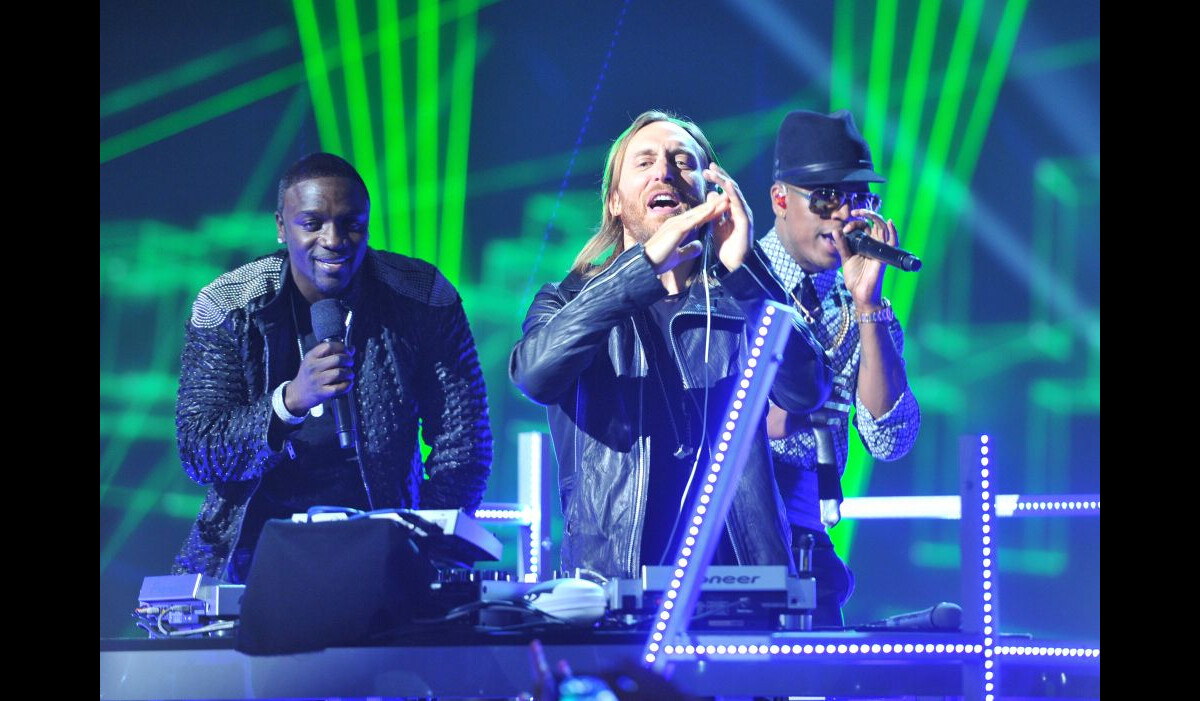 Photo : Akon, David Guetta et Ne-Yo sur la scène des Billboard Music ...