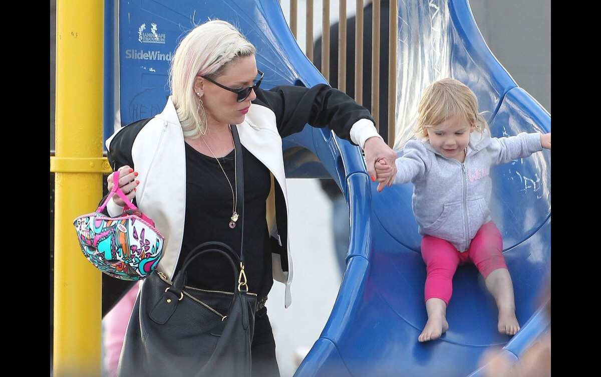 Photo : La chanteuse Pink, son mari Carey Hart et la petite Willow s ...