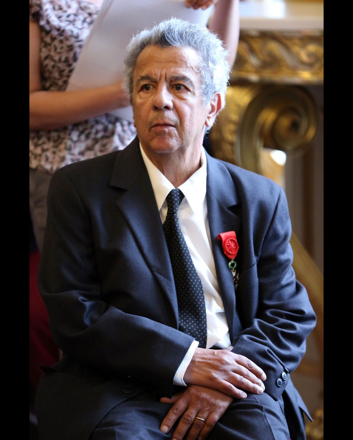 Photo : Maurice Benichou après avoir reçu ses insignes au ministère de ...