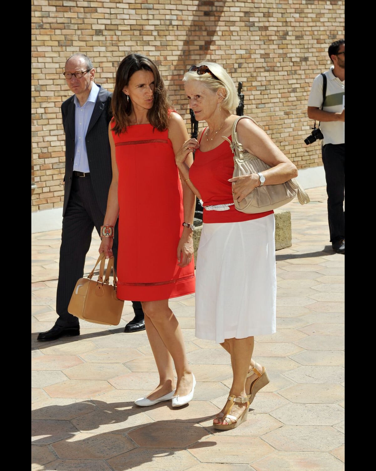 Photo : La ministre de la Culture Aurélie Filippetti et sa mère ...