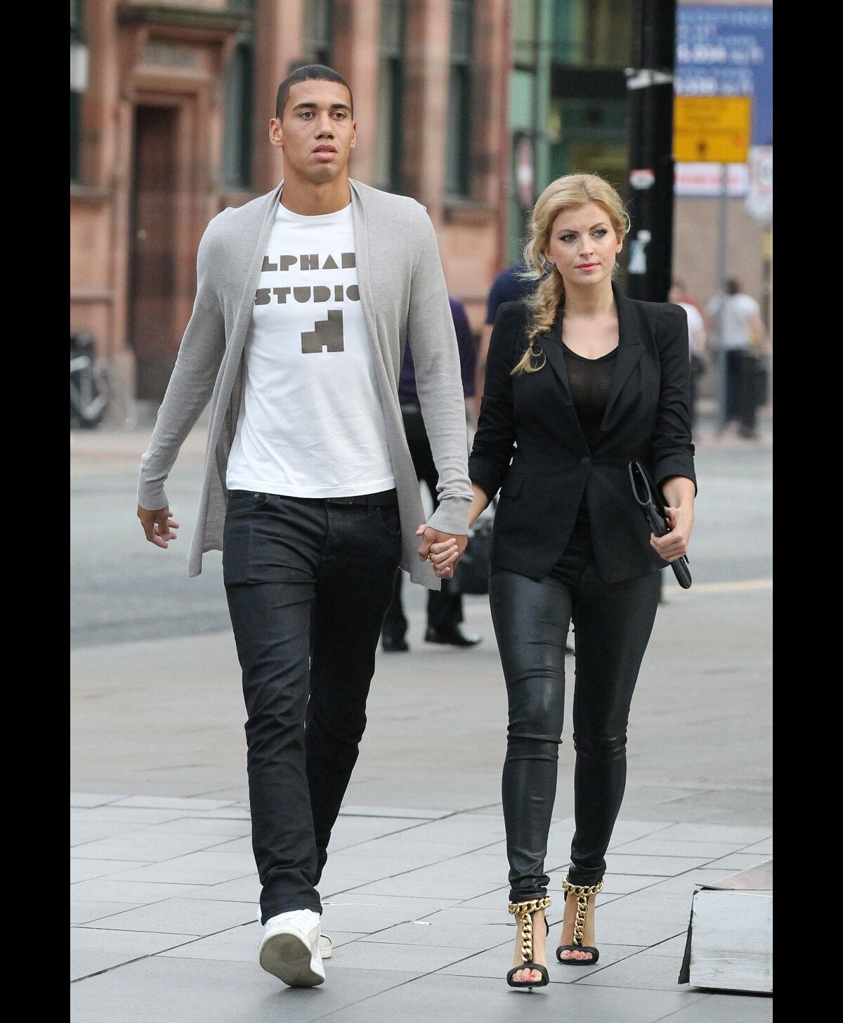 Photo : Chris Smalling et sa compagne Sam Cooke à Manchester pour un repas entre les joueurs de ...