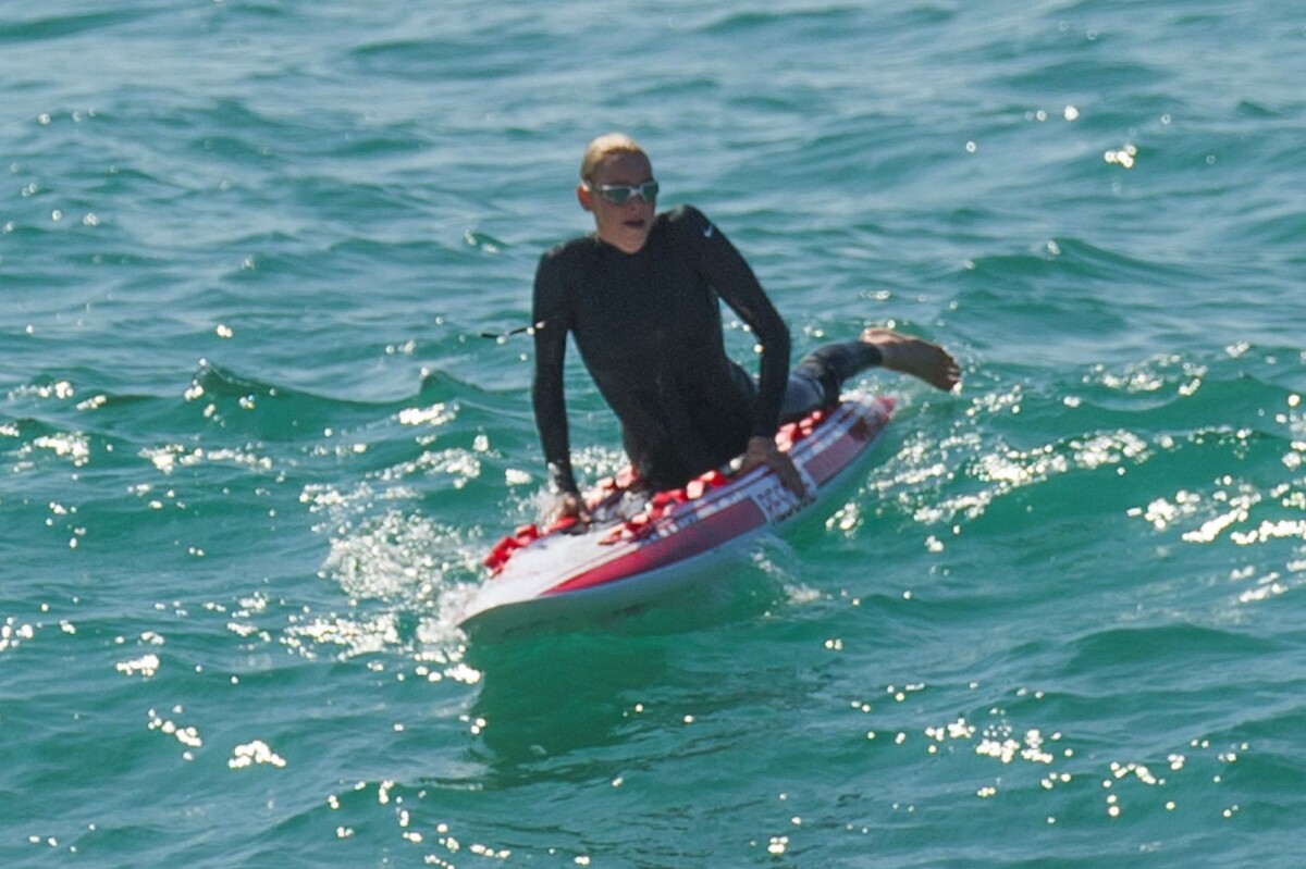 Photo : La princesse Charlene de Monaco s'est jetée à l'eau à Capbreton ...