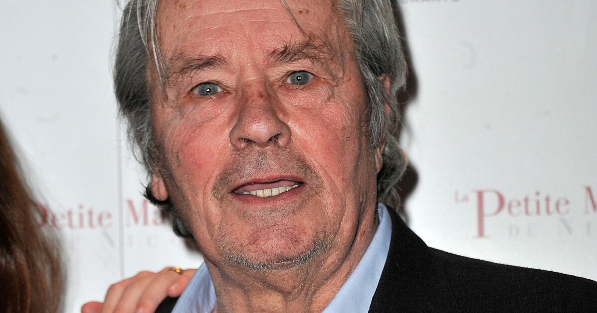 Alain Delon et ses propos polémiques : Icône admirée mais mal-aimée des ...