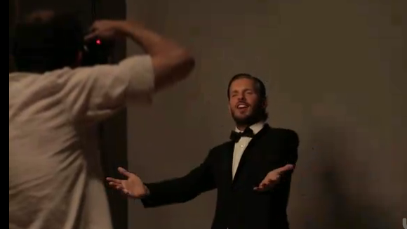 Gad Elmaleh et M. Pokora : Deux crooners élégants qui font du beatbox ...