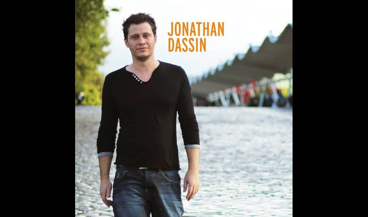 Photo : Le premier album de Jonathan Dassin, sorti le 12 novembre 2013 ...