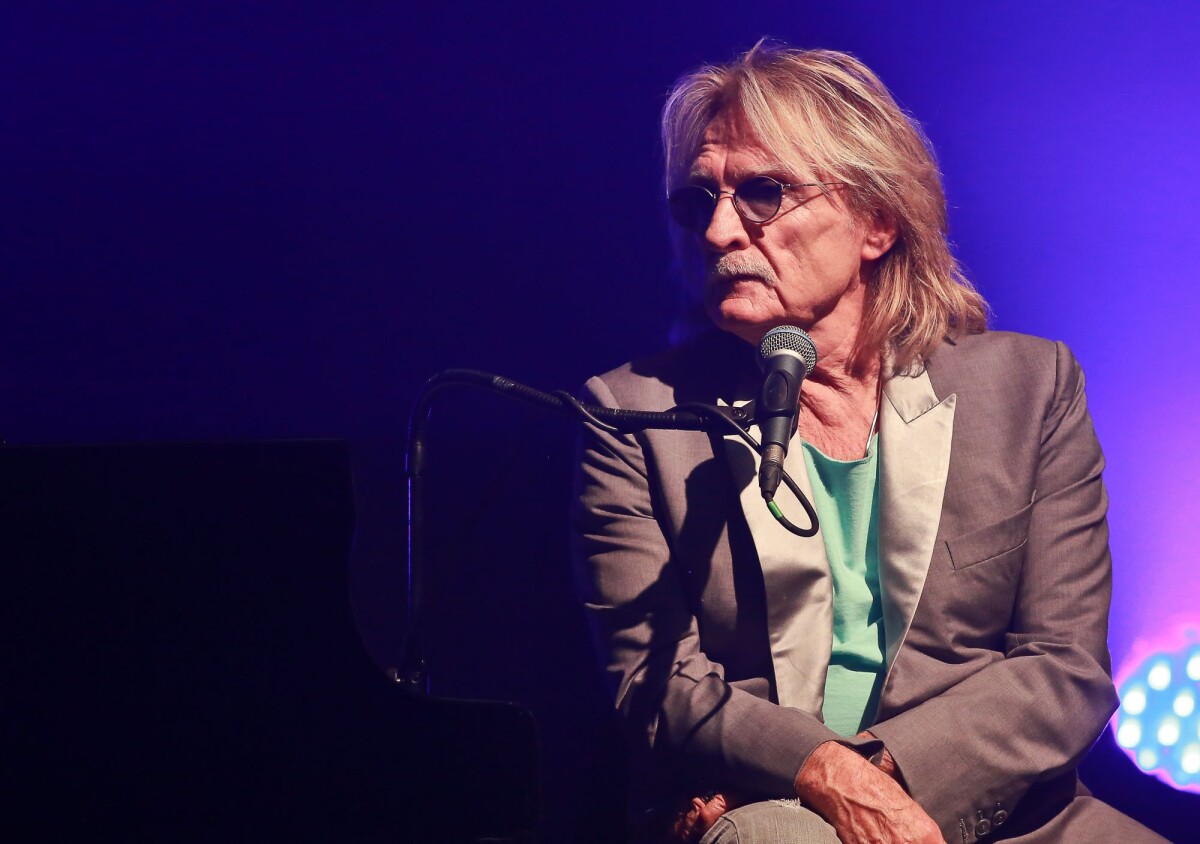 Photo : Le chanteur Christophe en concert à Lille le 13 octobre 2013 ...