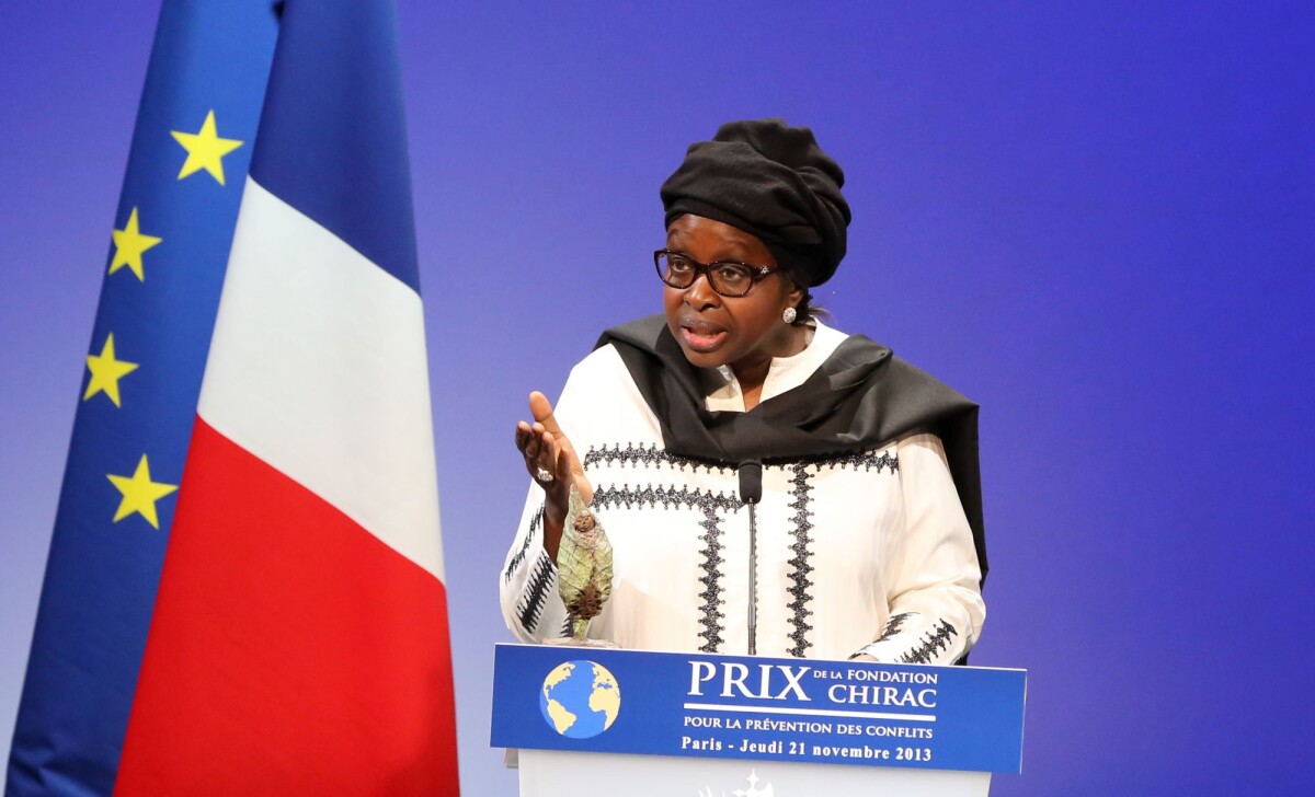 Photo : Bineta Diop, lauréate du Prix Special du Jury, pour "Femmes ...