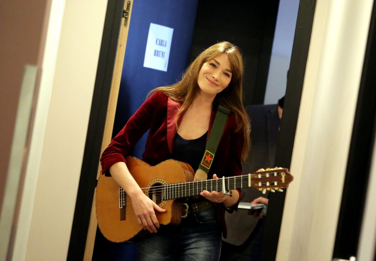 Photo : Carla Bruni en concert. La chanteuse a démarré sa tournée le 9 ...