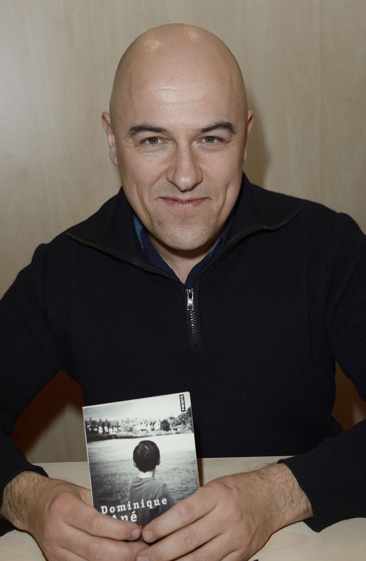Photo : Dominique A - 34e édition du Salon du livre à Paris, Porte de ...