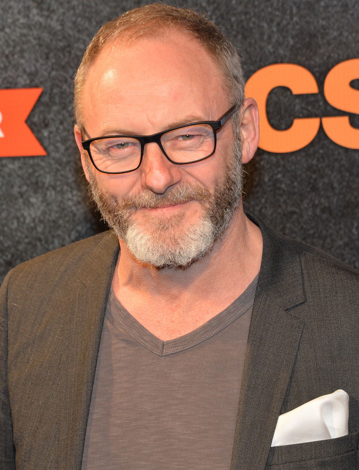 Photo : Liam Cunningham (Davos Seaworth) à la première parisienne de la ...