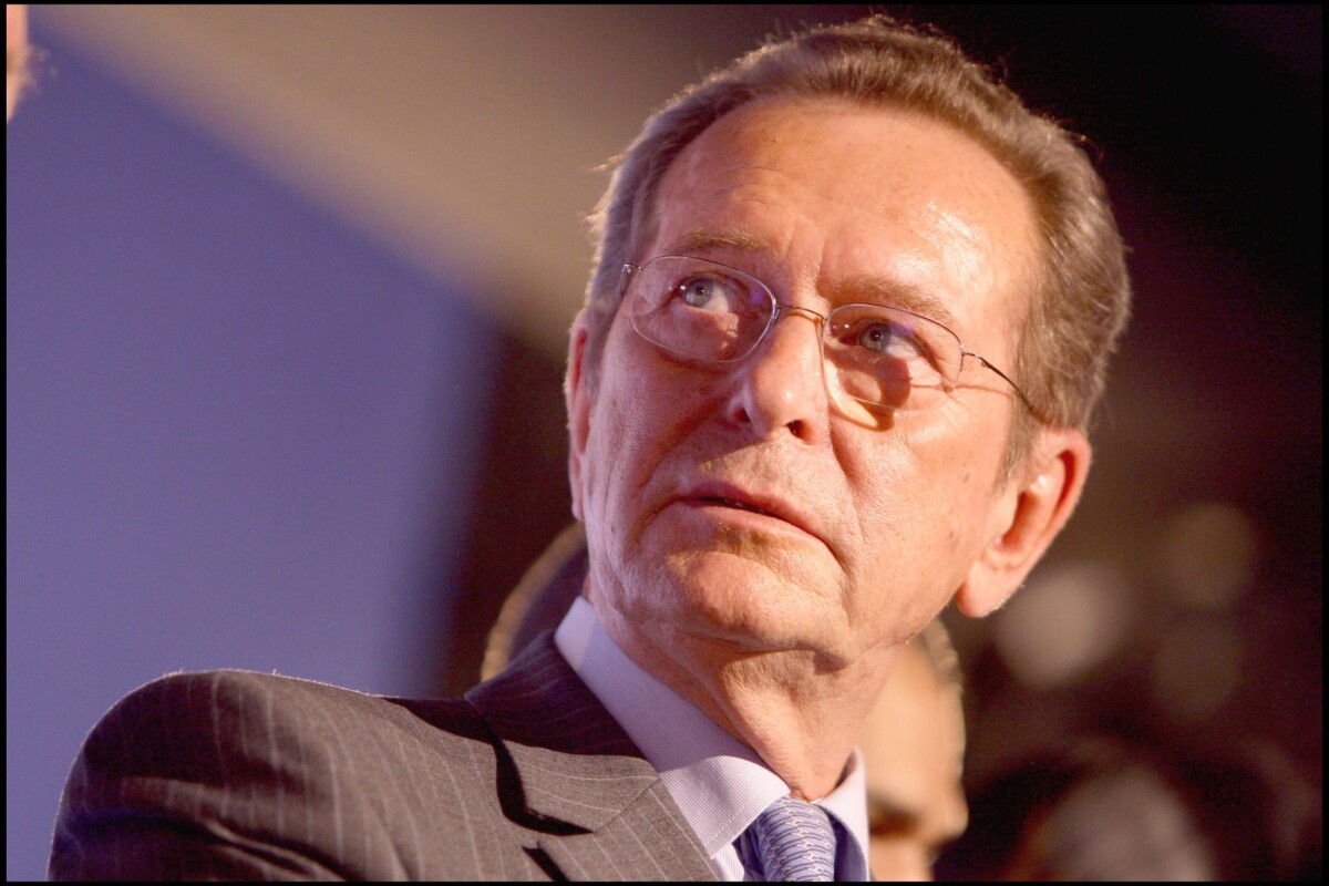 Photo : Dominique Baudis en 2009 à Paris. - Purepeople