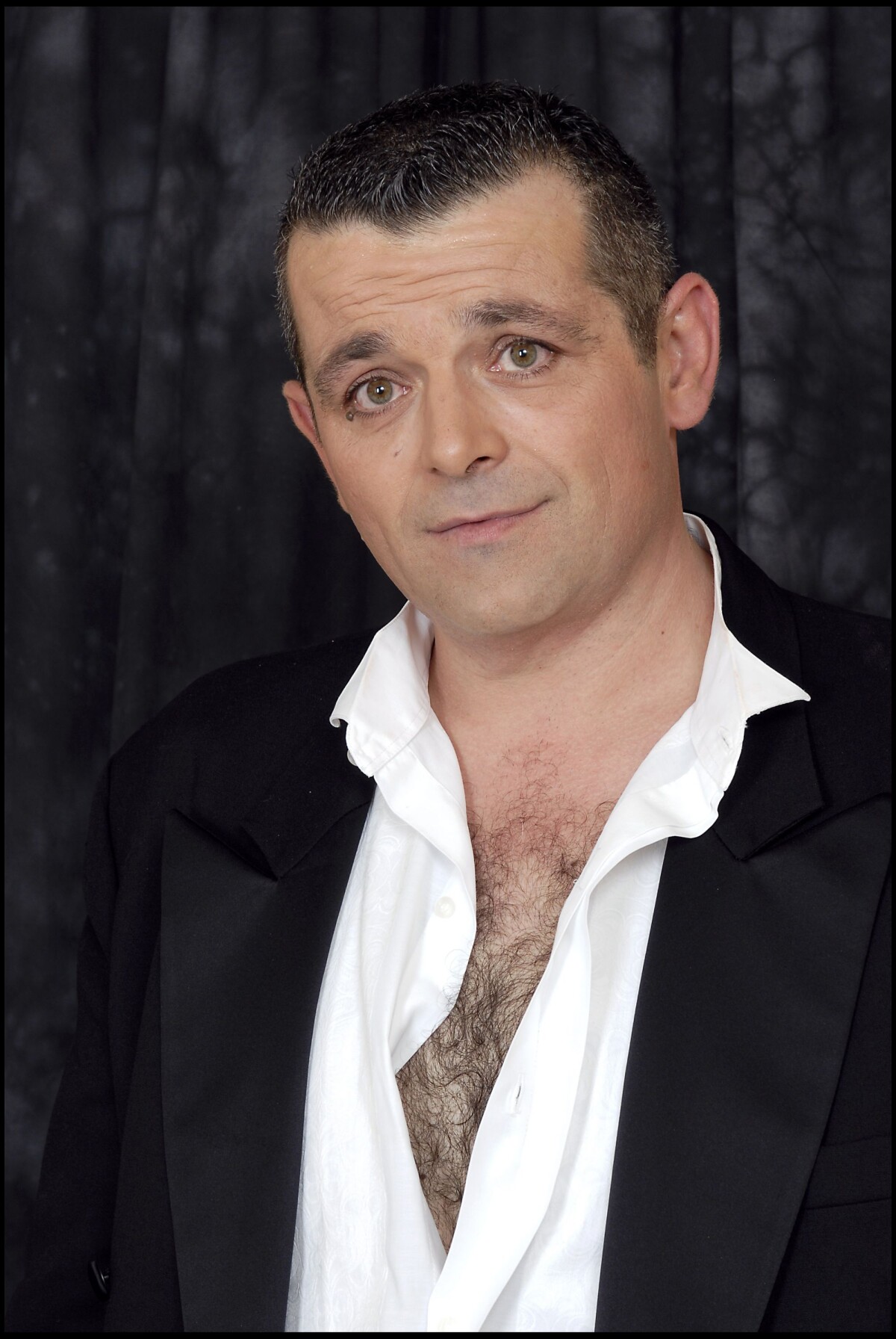 Photo : Eric Collado lors de l'émission Le Plus Grand Cabaret du monde ...