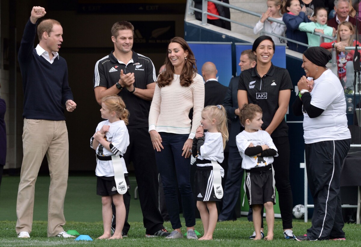 Photo : The Duke and Duchess of Cambridge and Richie McCaw (centre ...