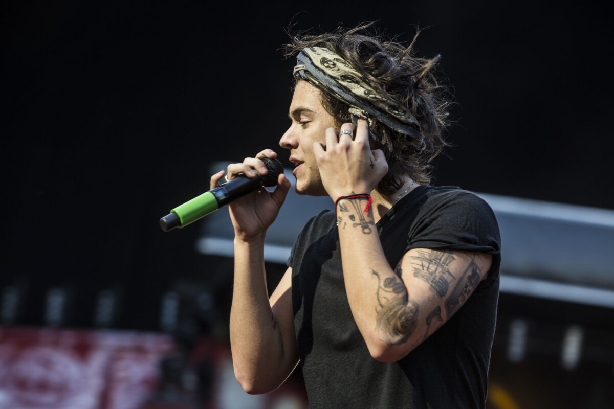 Photo : Harry Styles - Le groupe "One Direction" en concert à ...