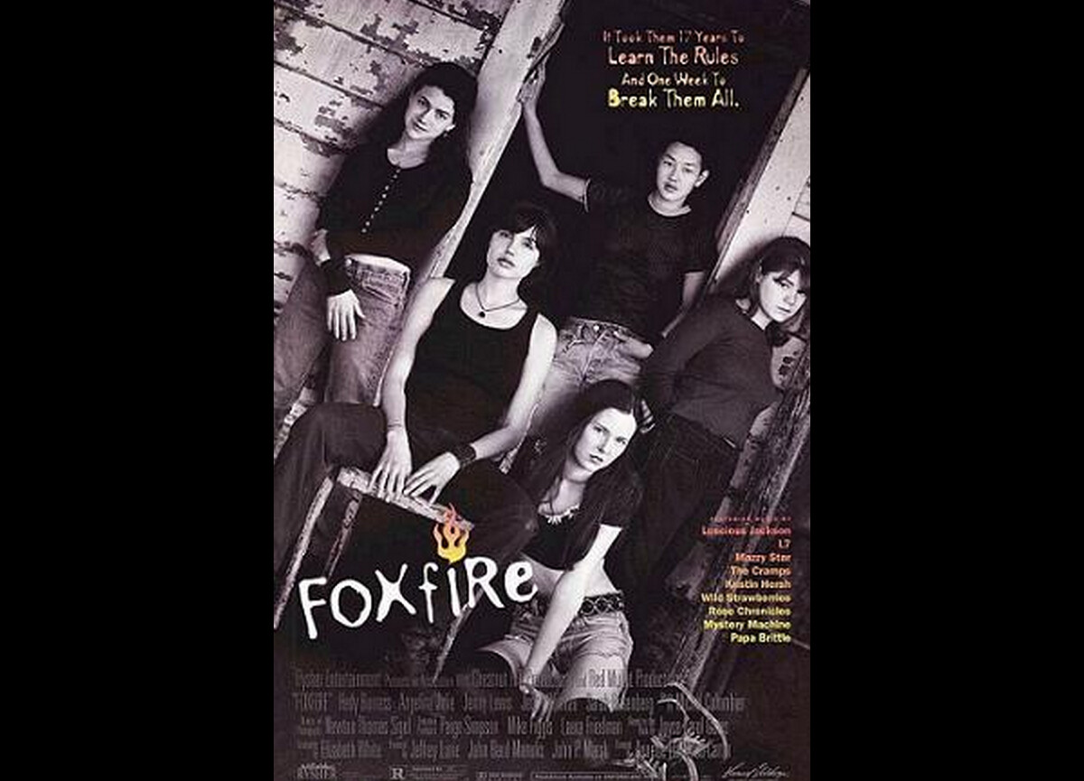 Photo Angelina Jolie Et Jenny Shimizu Se Sont Rencontrées Sur Le Tournage De Foxfire Sorti