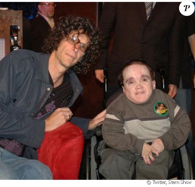 Howard Stern pleure la mort de son ami handicapé, les stars émues ...