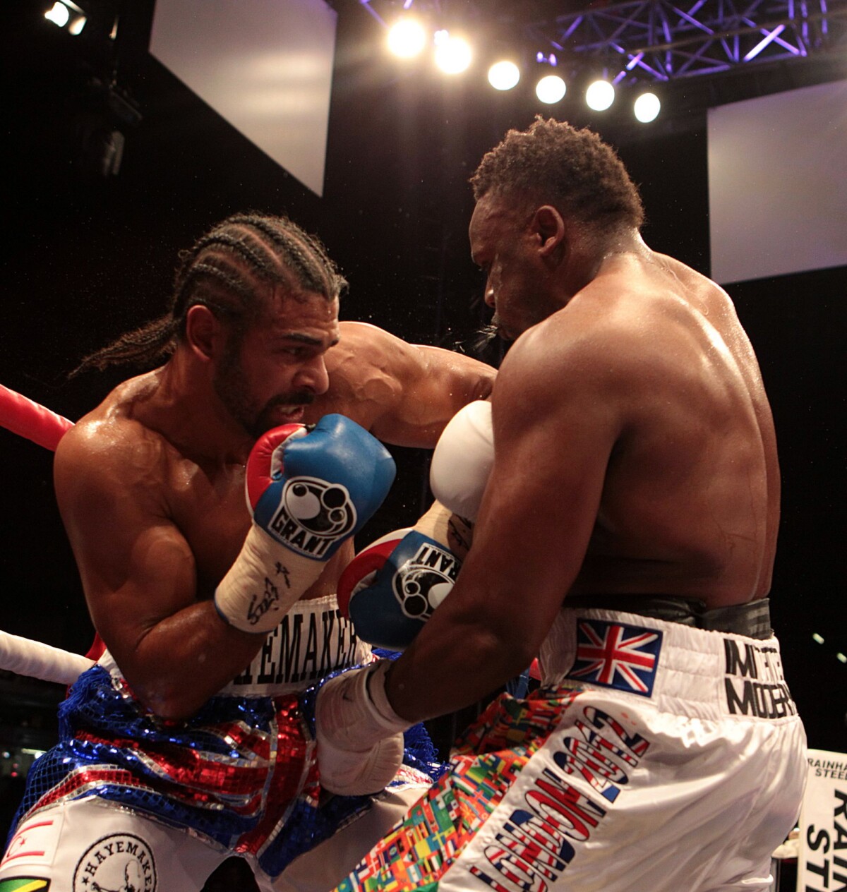 Photo : David Haye lors de son combat pour les ceintures WBA et WBO des ...