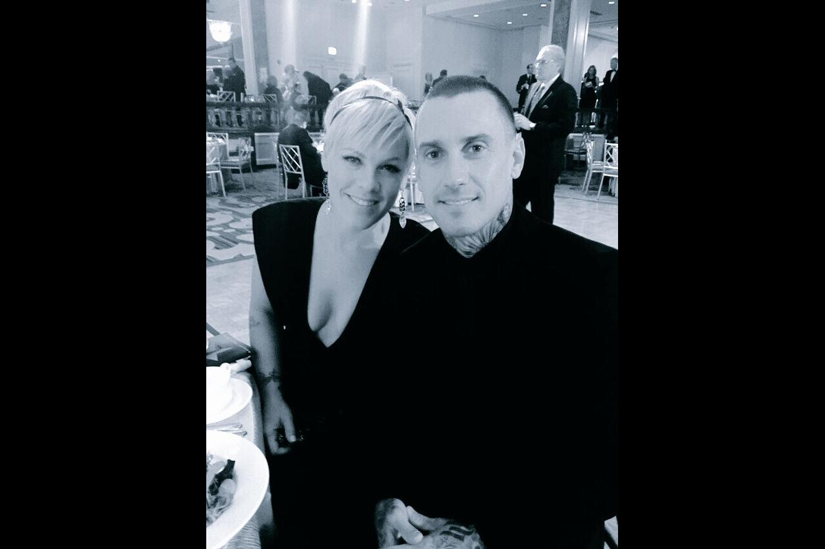 Photo : Sur Twitter, la chanteuse Pink a ajouté une photo avec son mari ...