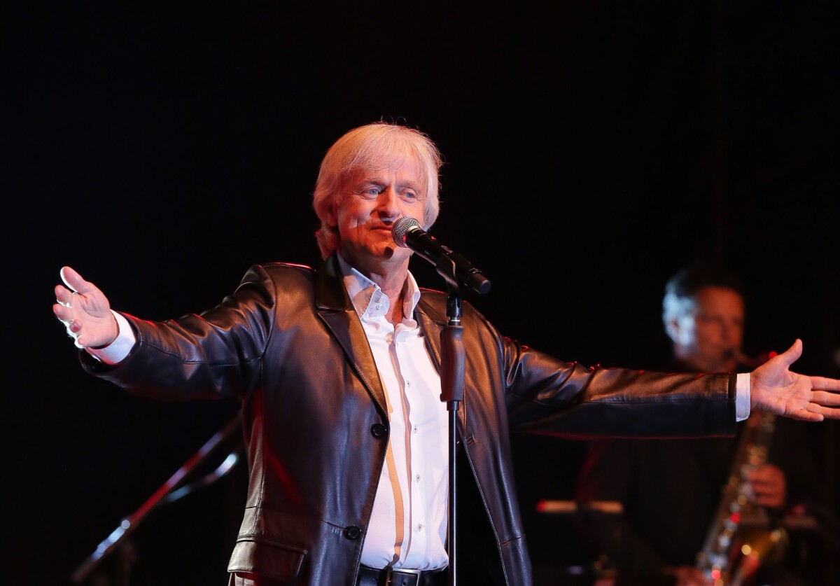 Vidéo : La chanteur Dave en concert a Lesquin pour la fete de la ...