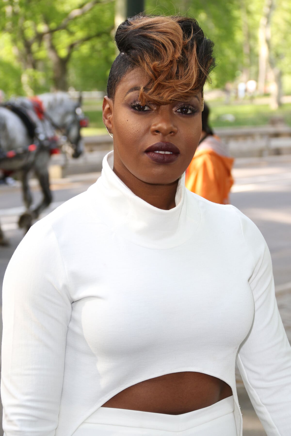 Vidéo : Ta'Rhonda Jones à la soirée "2015 FOX upfront presentation" à ...
