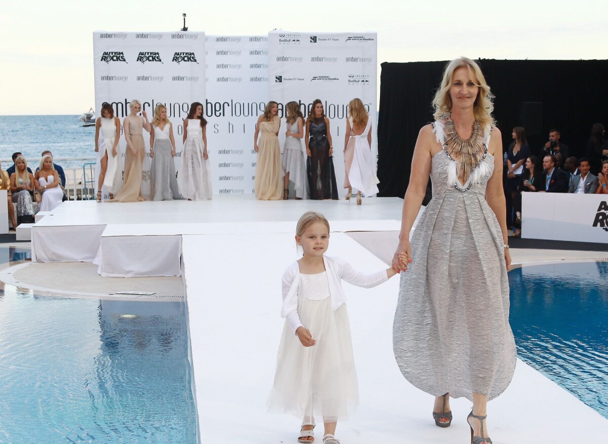Photo : Sonia Irvine, guest lors de la "Amber Lounge Fashion and ...