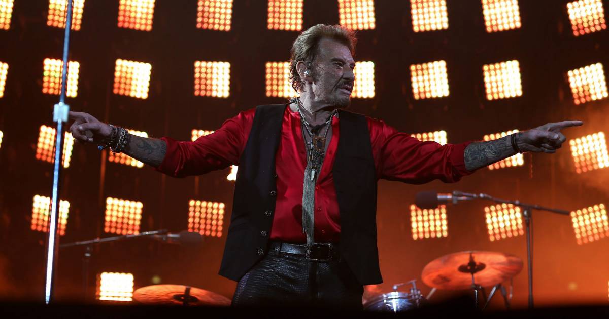 Exclusif - Johnny Hallyday sur scène lors de son premier concert, à ...