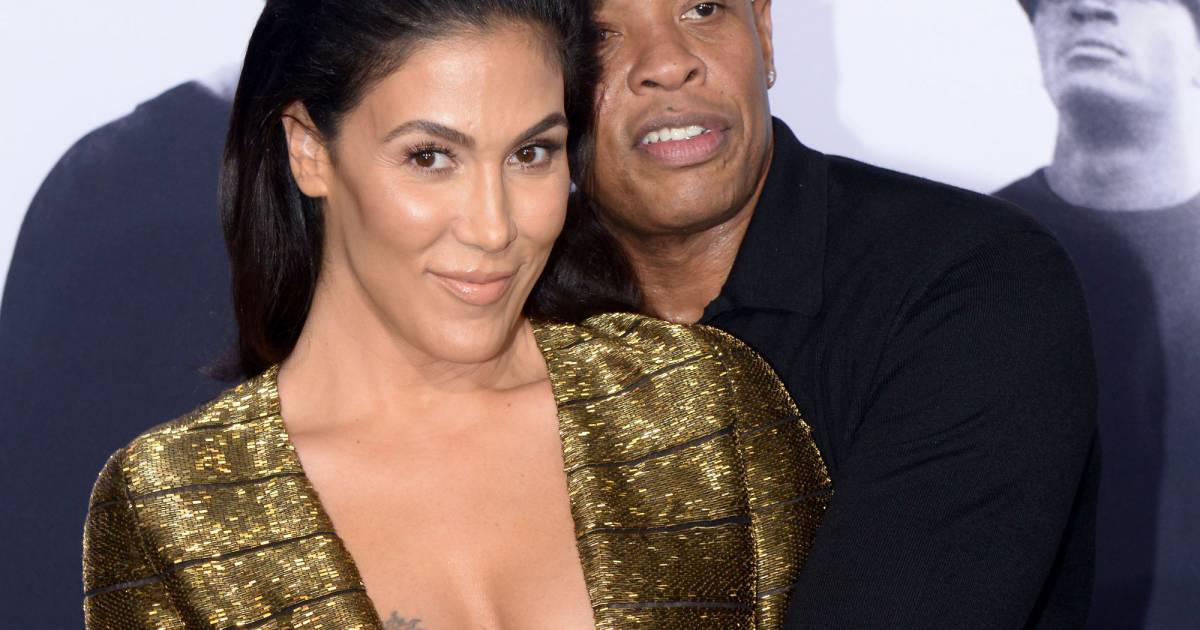 Nicole et Andre (Dr. Dre) Young assistent à l'avant-première du film ...