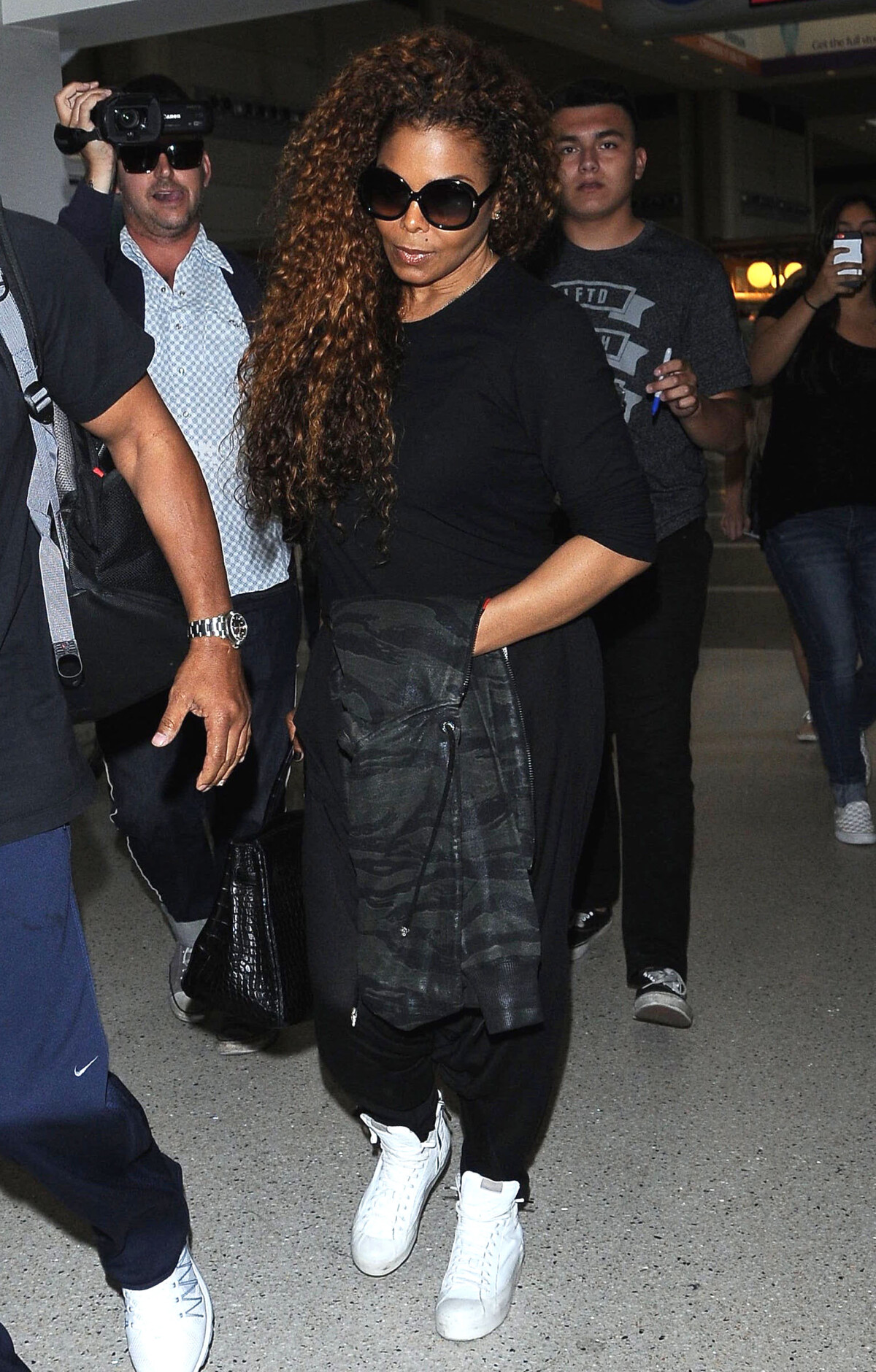 Photo : Janet Jackson prend un vol à l'aéroport de Los Angeles, le 17 ...