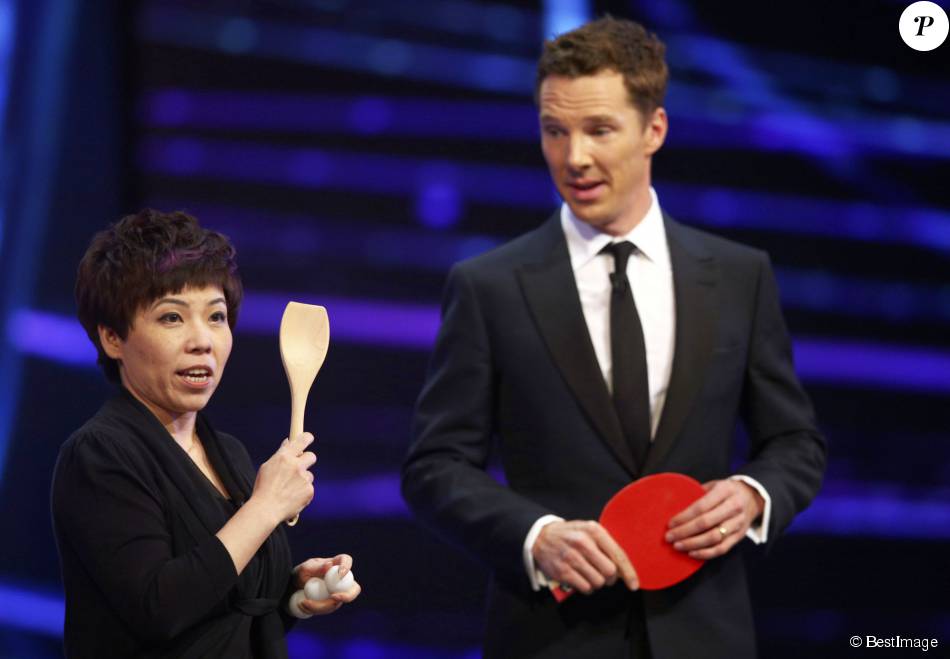 Benedict Cumberbatch joue au ping-pong avec Yaping Deng - Cérémonie des ...