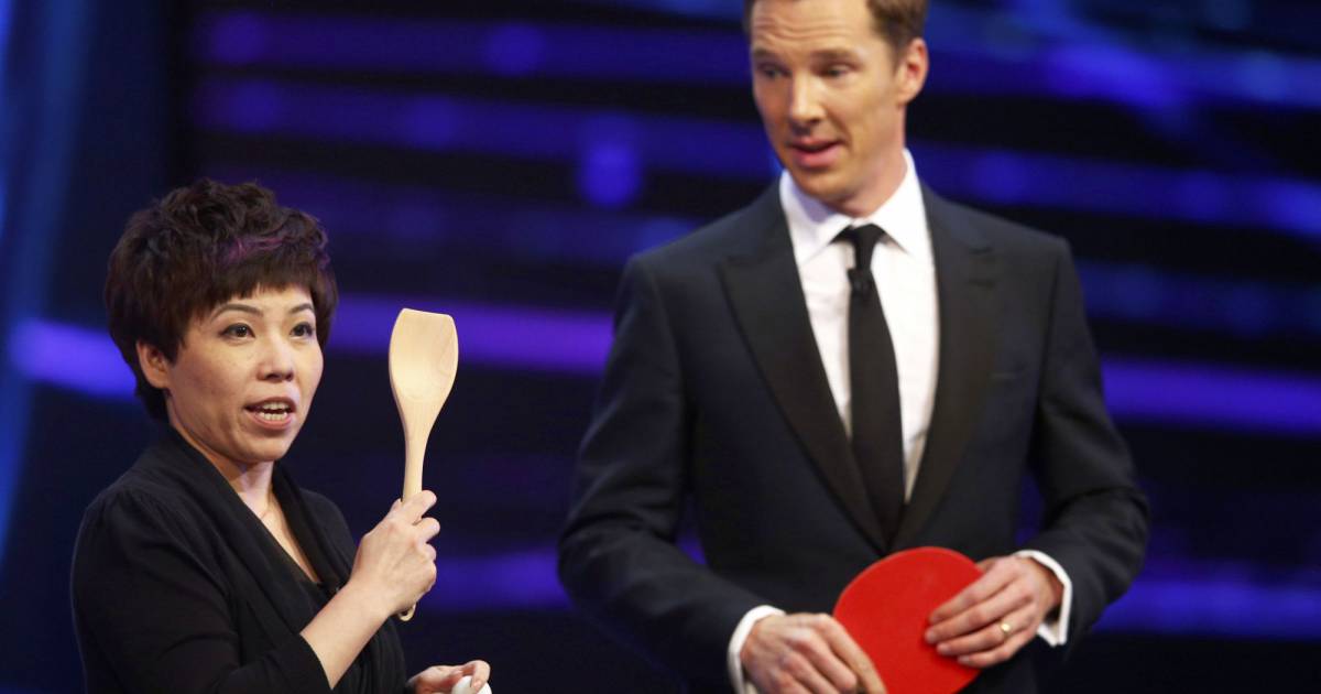 Benedict Cumberbatch joue au ping-pong avec Yaping Deng - Cérémonie des ...